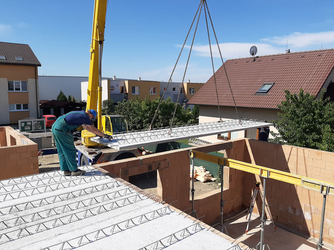 Filigránové stropy zaručujú rýchly a teda hospodárny postup výstavby ...