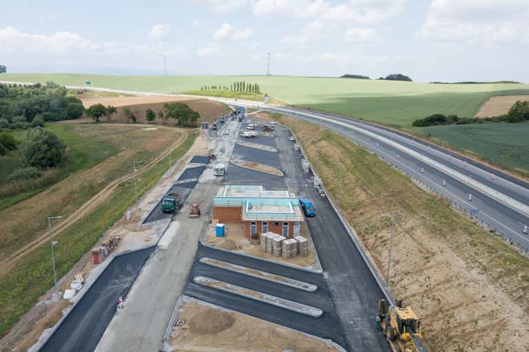 Rýchlostná cesta R4 Košice – Milhosť, odpočívadlo | ASB.sk