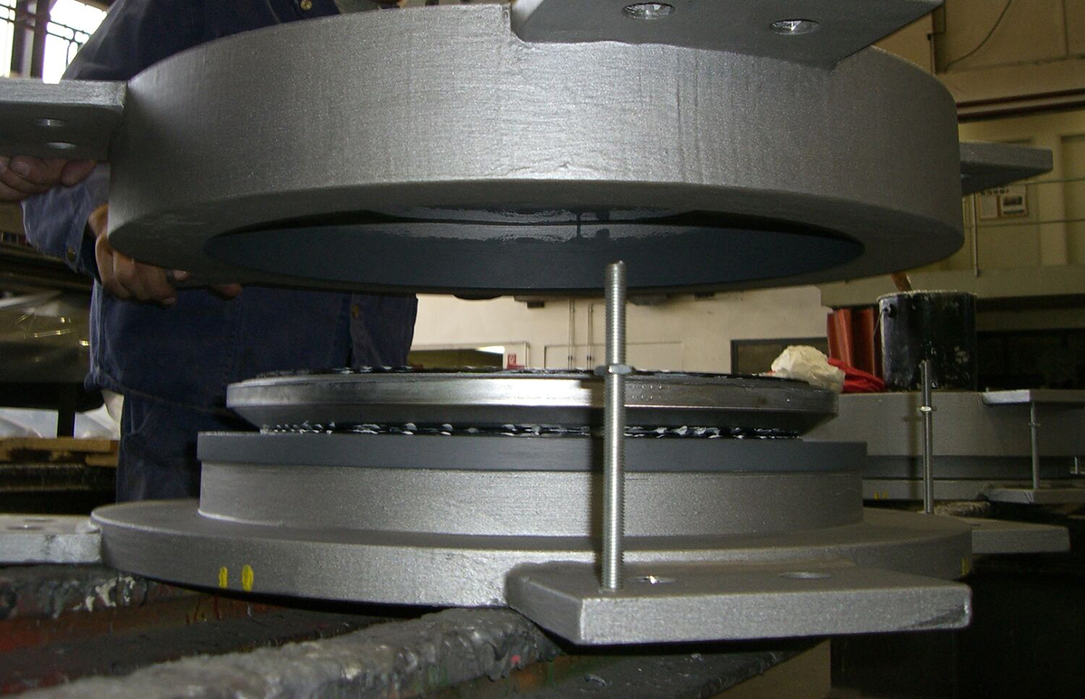 Nový ROBO®SLIDE 75 obzvlášť vhodný pre železničné mosty s extrémne ...