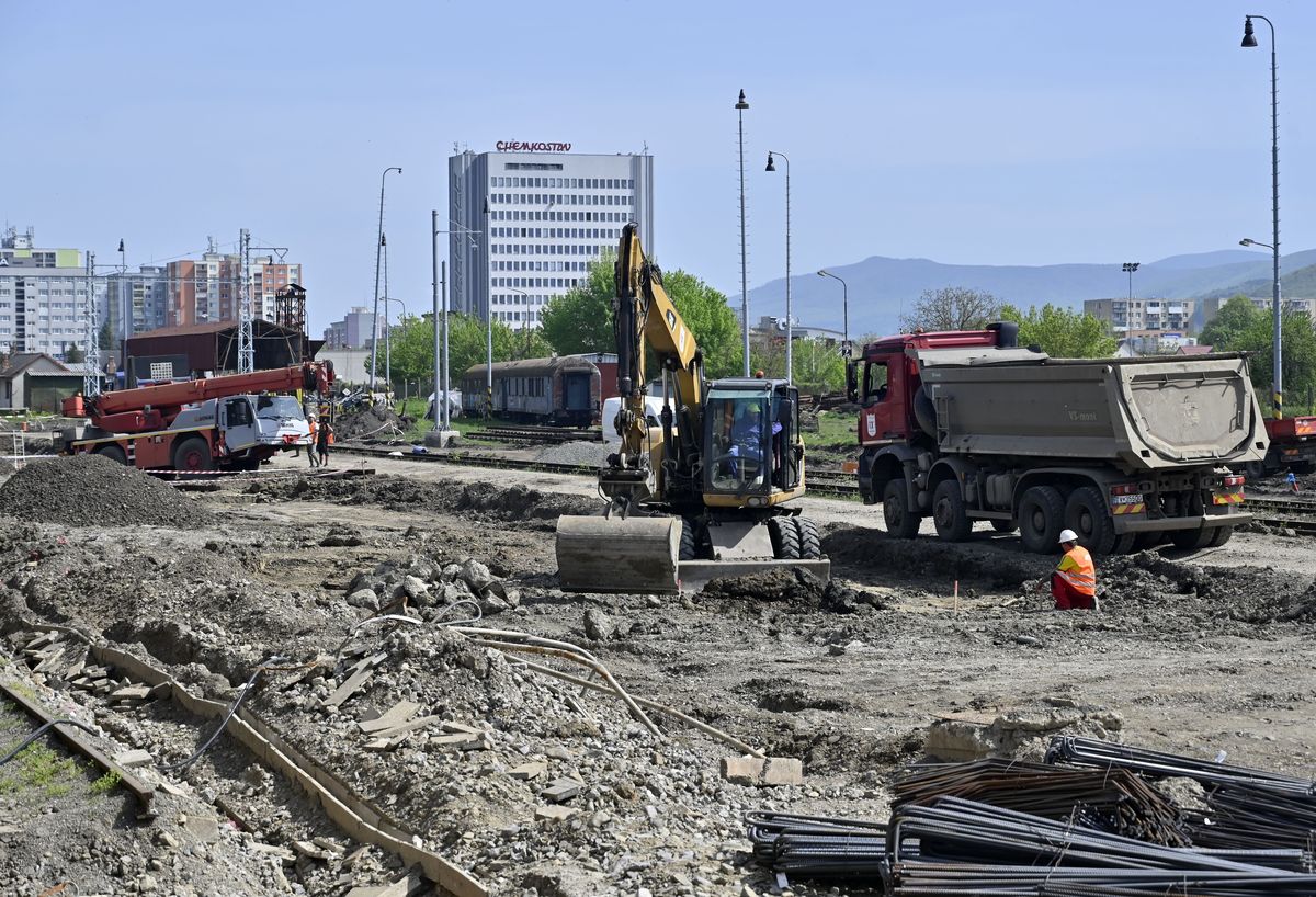 Elektrifikácia trate Bánovce nad Ondavou - Humenné napreduje podľa ...