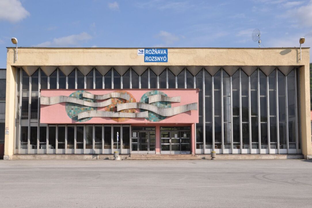 Železničná stanica v Rožňave sa stala ďalšou pamiatkou povojnovej ...