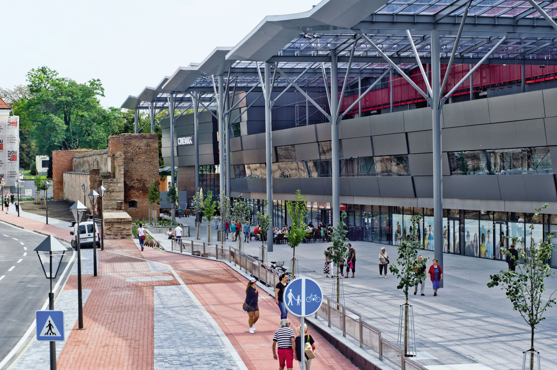 City Arena: Moderný štadión s obchodmi | ASB.sk